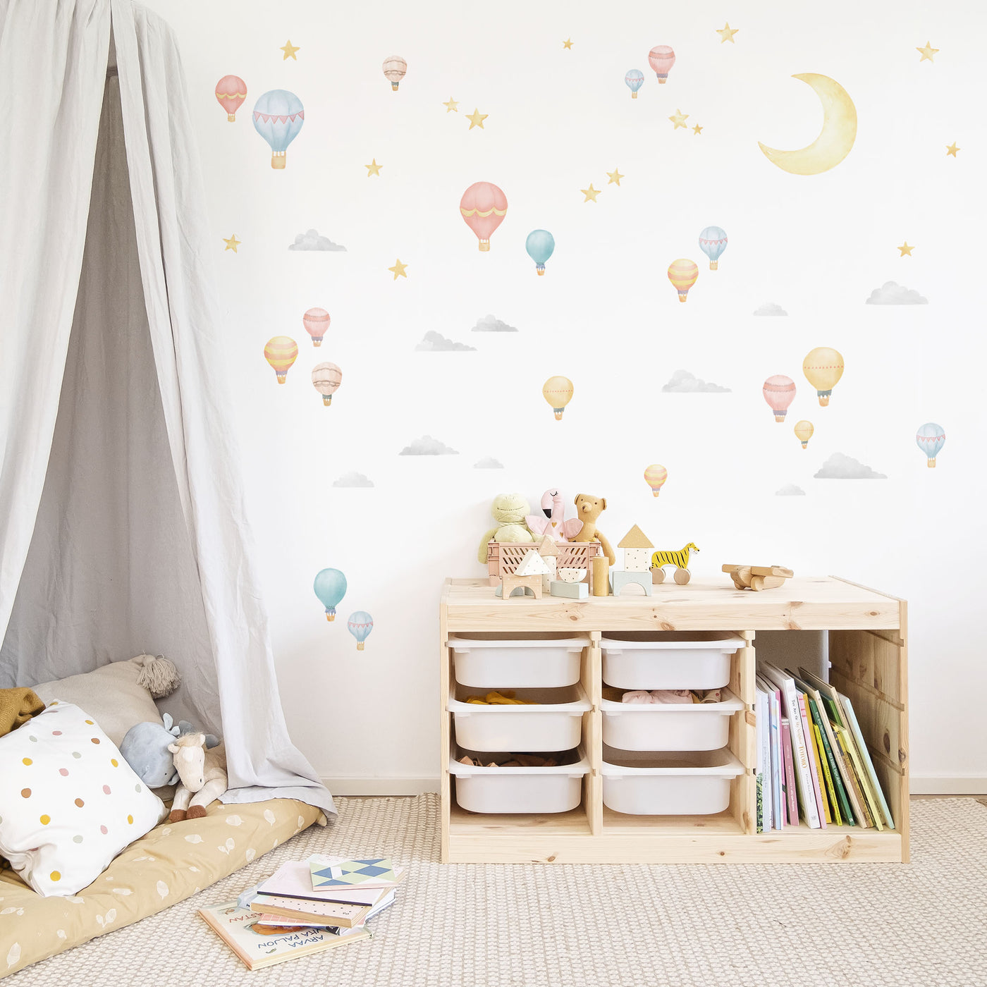 Hot air balloon and stars wall stickers, plastic-free and easy to use ...